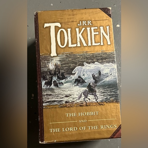 Office | 1997 Jrr Tolkien Box Set 4 Books The Hobbit Lord Of The Rings ...